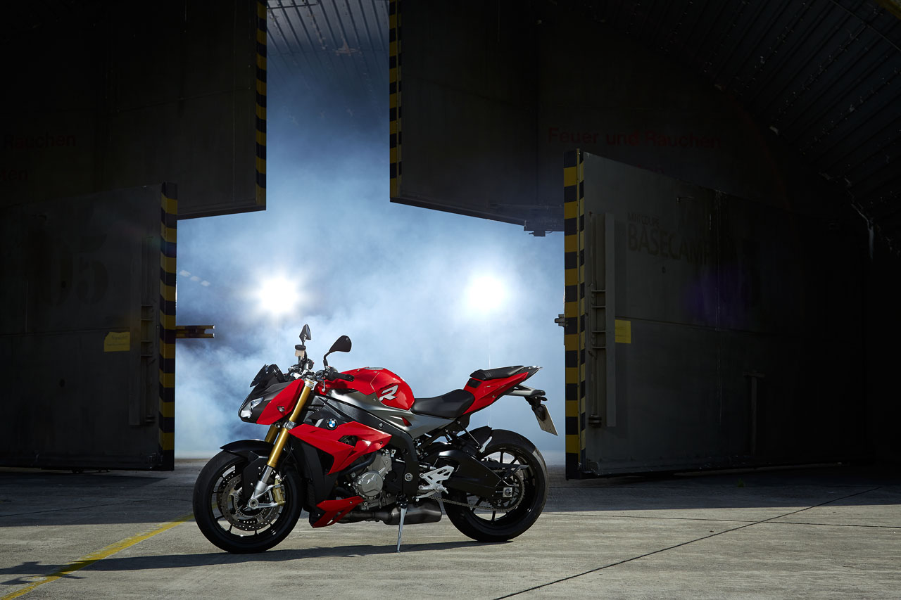 World Premier: 2014 BMW R 1000 R Naked Roadster - BimmerFile