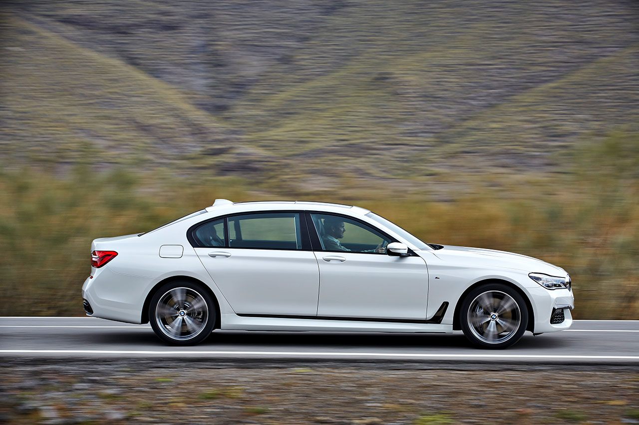 Review: 2017 BMW 750i xDrive (The Ultimate Executive Driving Machine ...