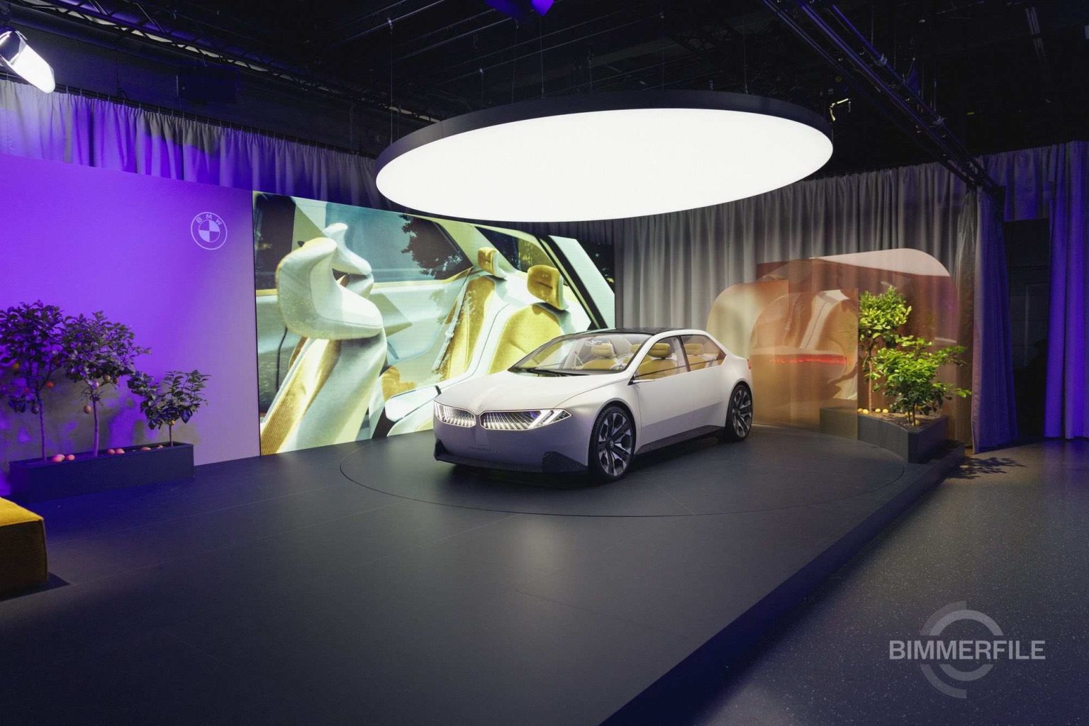 Video First Take: BMW Vision Neue Klasse - A Glimpse of The Electric 3 ...