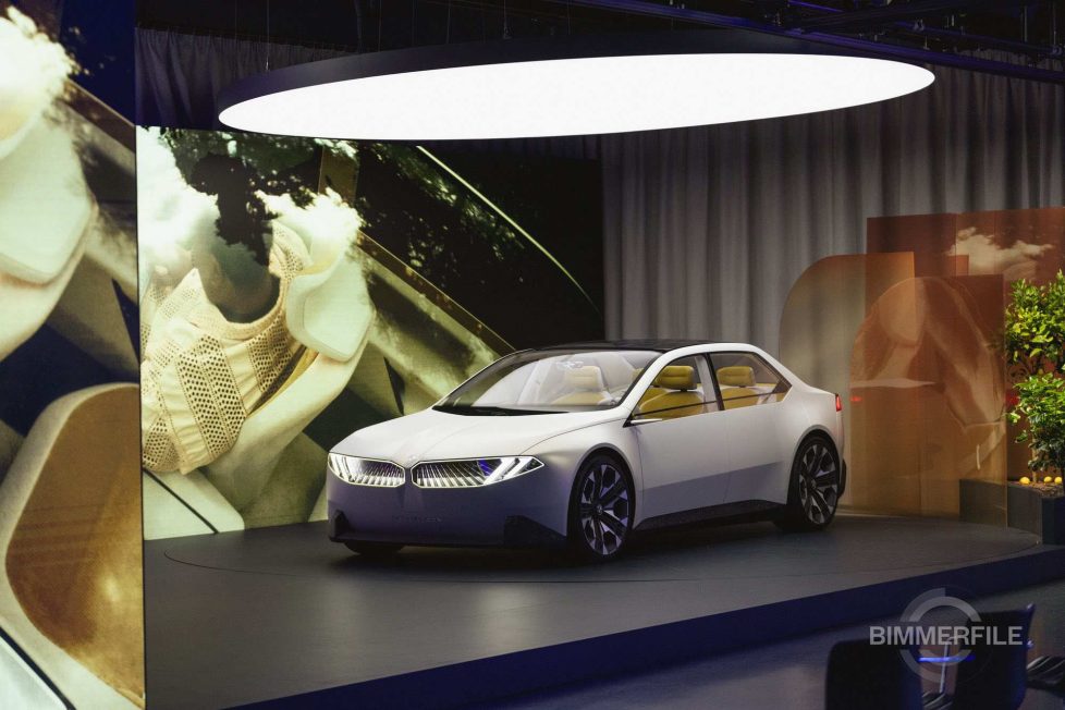 Video First Take: BMW Vision Neue Klasse - A Glimpse of The Electric 3 ...